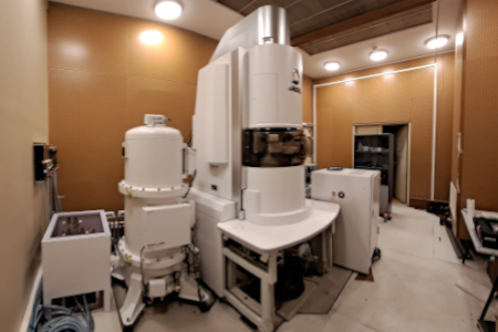 Découvrez le nouveau microscope électronique à transmission MOSTRA du ...